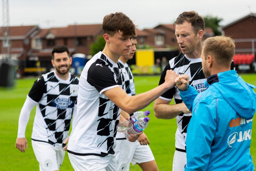 Connor signs for Gateshead FC